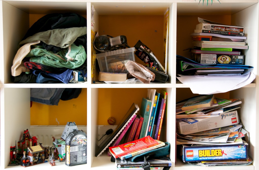 Clutter: the toy shelves | mydaftlife